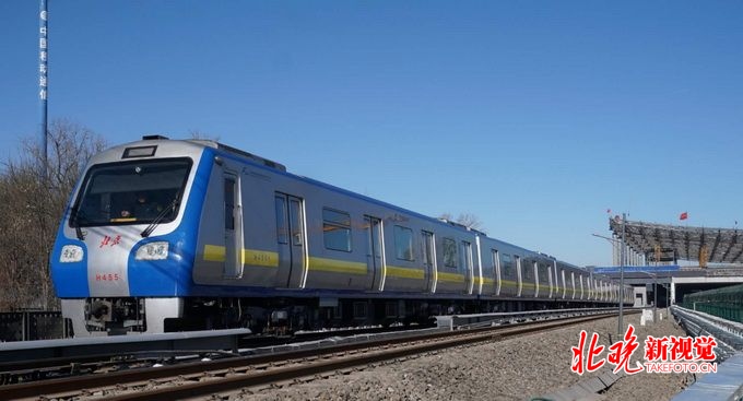 北京地铁13号线西段明天恢复通车 穿行京张高铁清河站通过不停车 | 北晚新视觉
